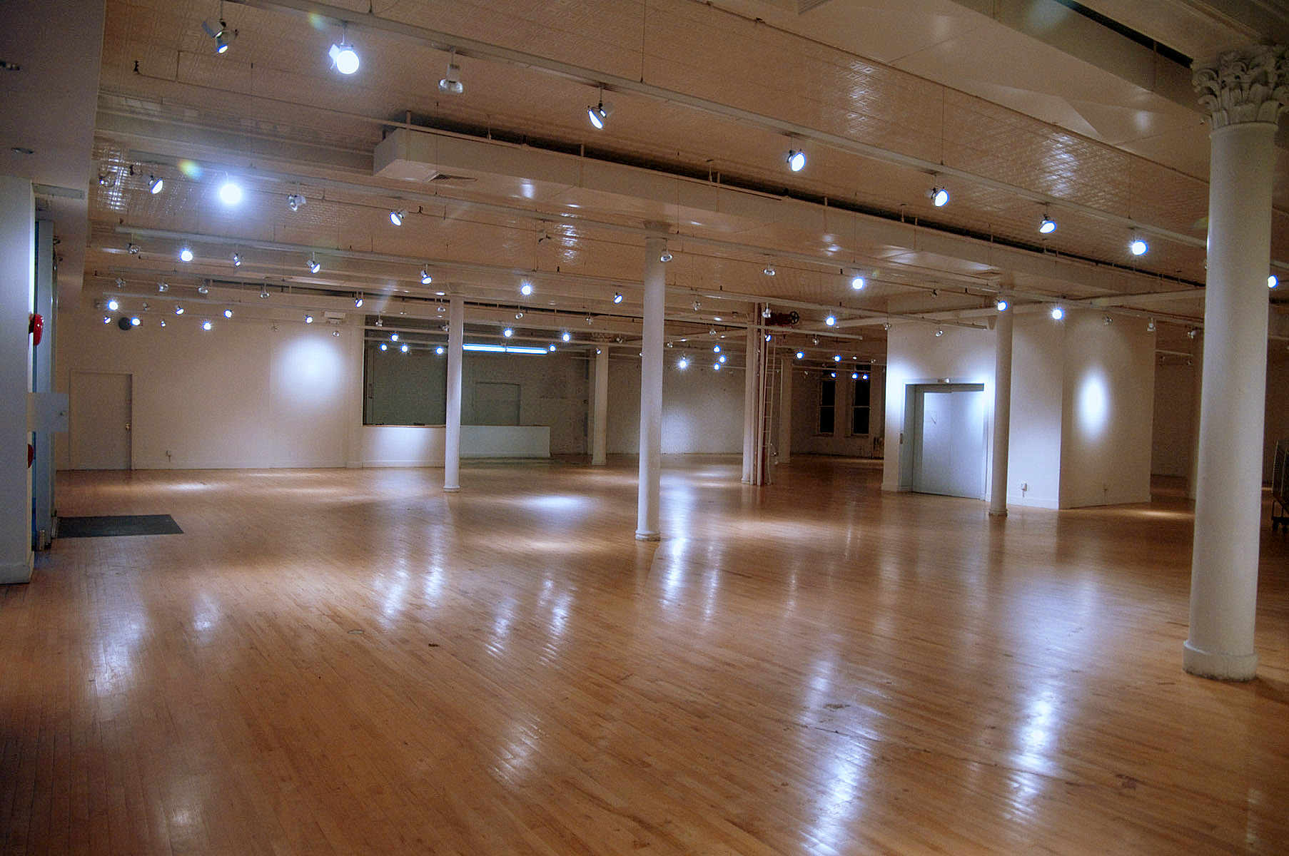 fashion_week_space_121.jpg | Storefront