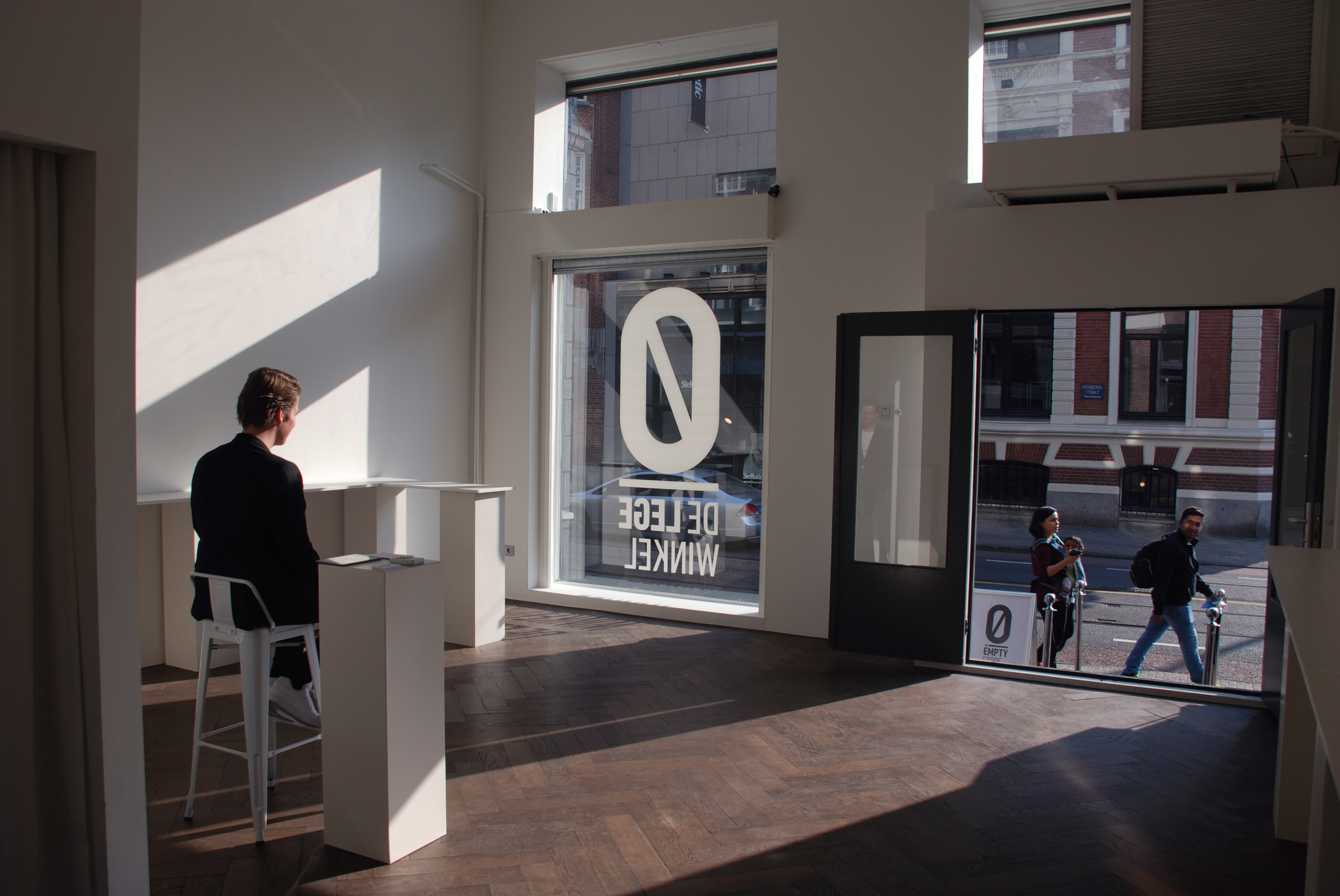 The Empty Pop-Up Store that Attracted Tons of Visitors in Amsterdam ...