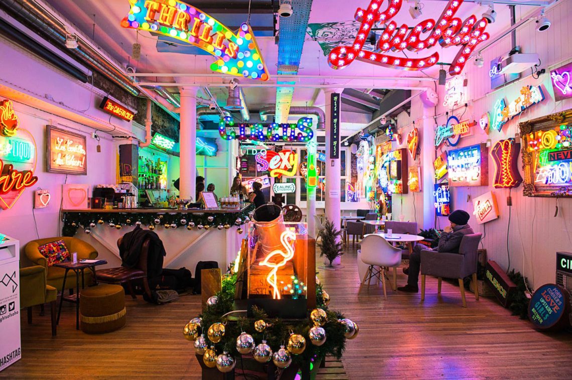Pop Up Store Design Guide: Layout, Displays & Expert Tips
