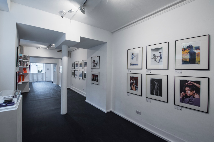 london gallery the strand | Storefront