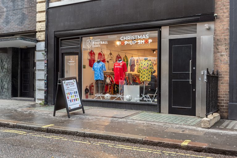 Classic Football Shirts Pop-Up Stores: Creating Immersive Fan Experiences